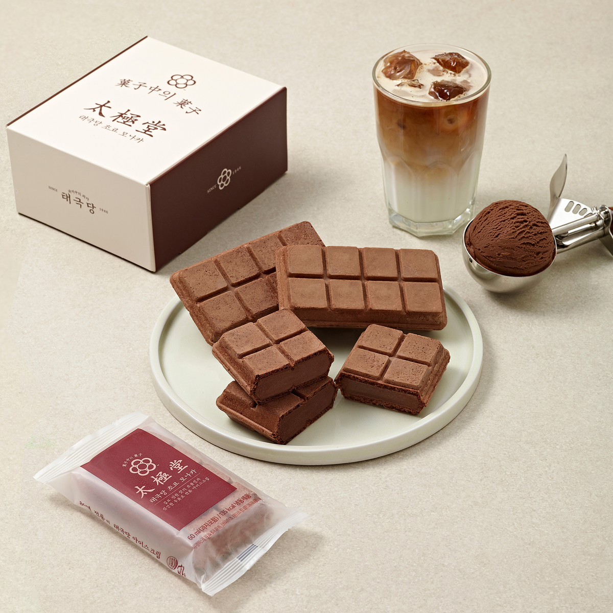 Taegeukdang Frozen Chocolate Monaka Ice-Cream, 300g - The Butcher's Dining